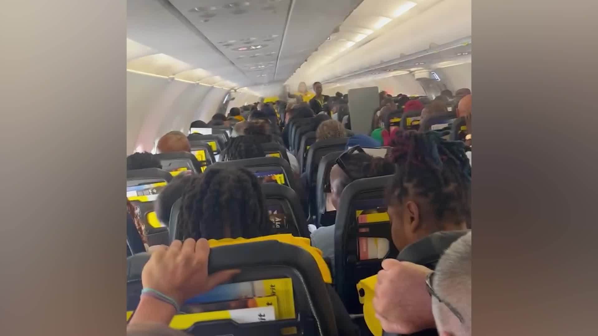 Passengers on Florida-bound flight told to put on life vests mid-flight ...