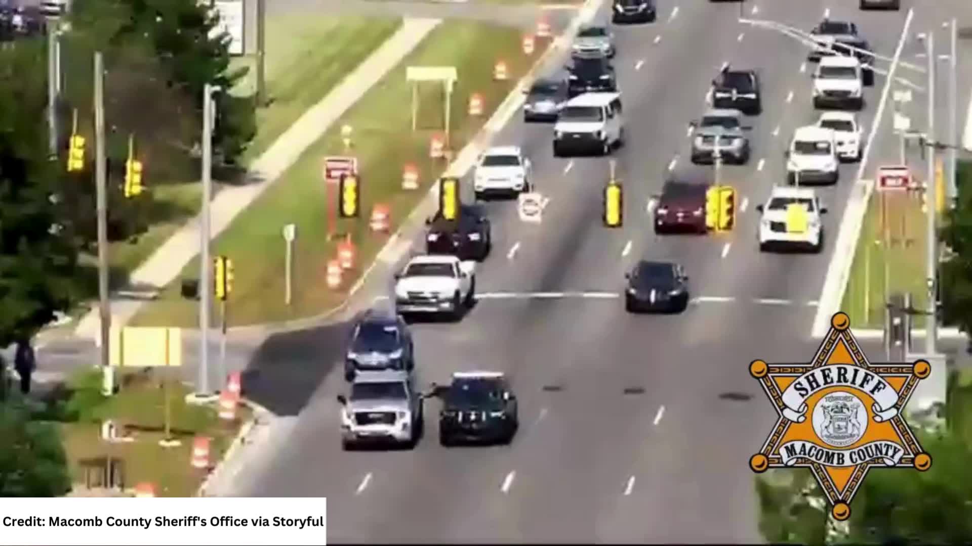 Incredible Moment Officer Climbs Into Moving Car to Help Driver – WFLA