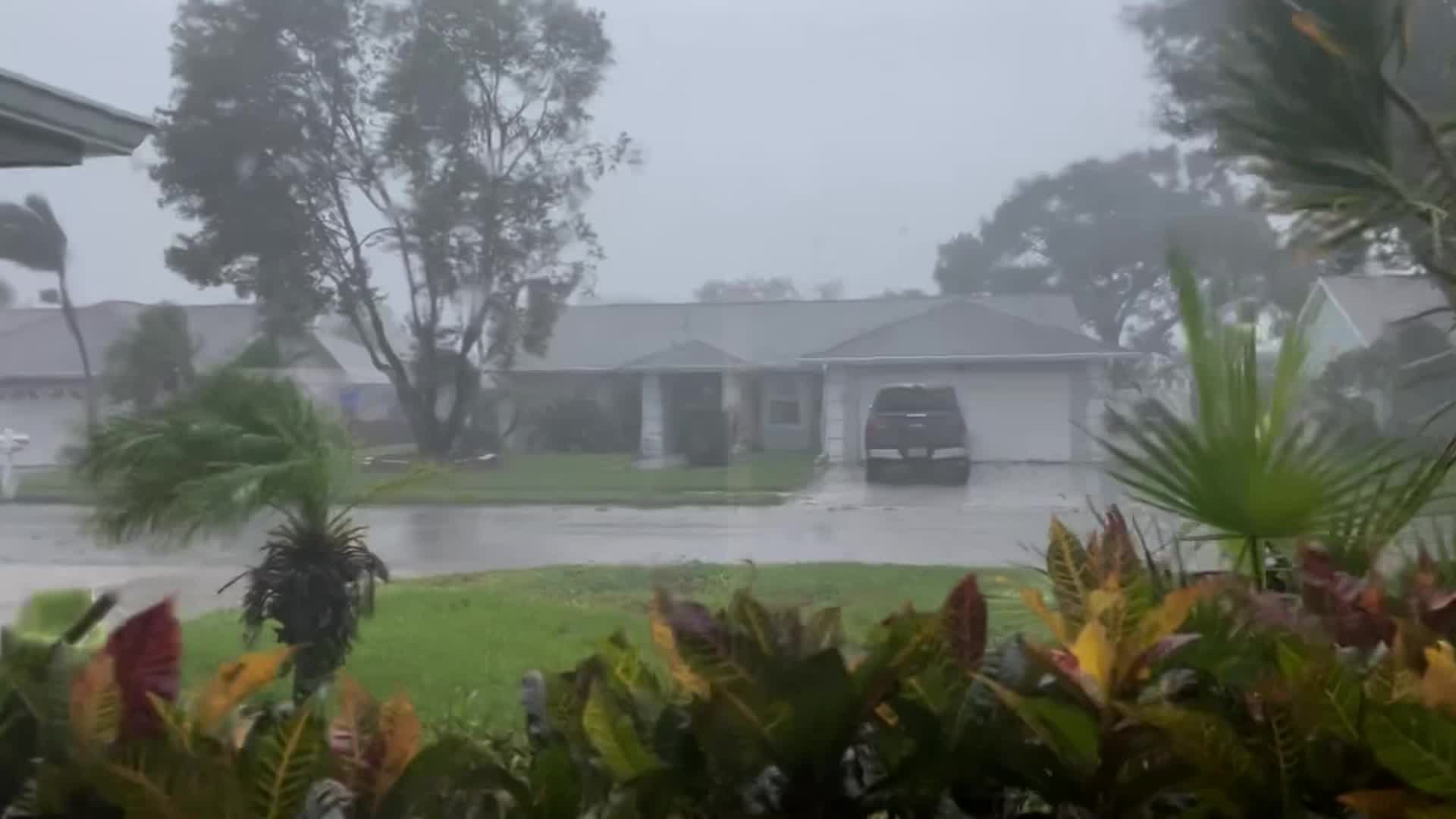 Winds pick up in Bradenton as Milton approaches – WFLA